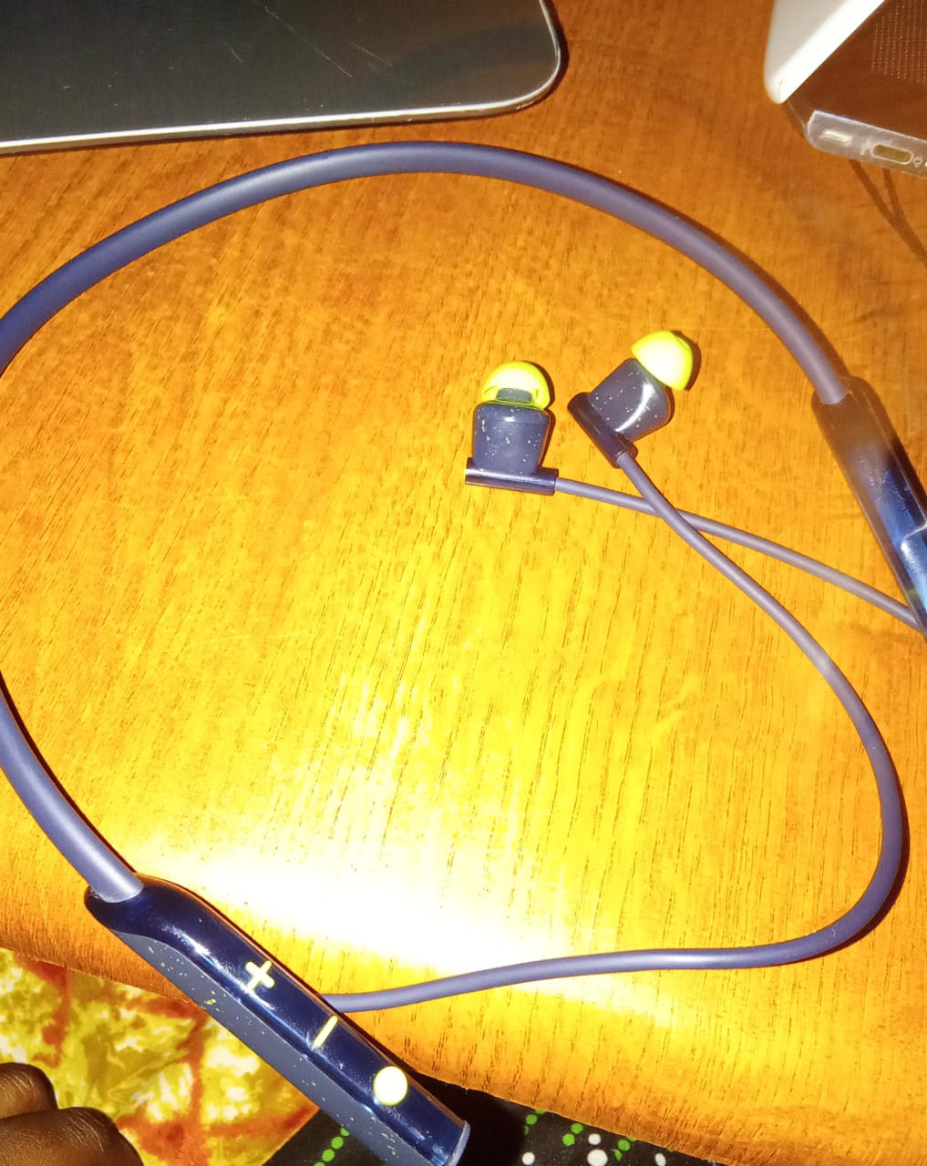 oraimo Necklace Lite Call Vibration Wireless Headphones