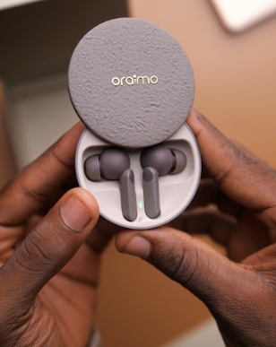 oraimo x Burna Boy SpacePods ANC x Burna Boy Auriculares Fones de ...